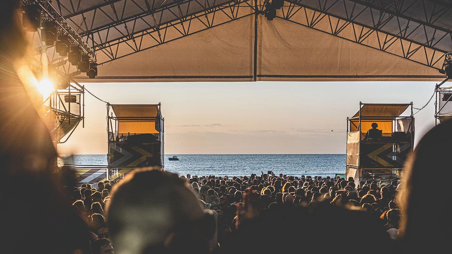 Festivalul Sunwaves revine în stațiunea Mamaia Nord - Hotel Flora